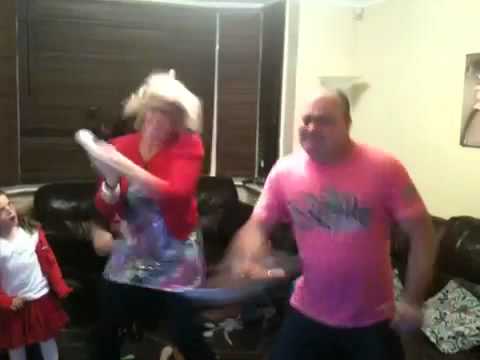 Alison prior & steve Hughes on the wii - YouTube