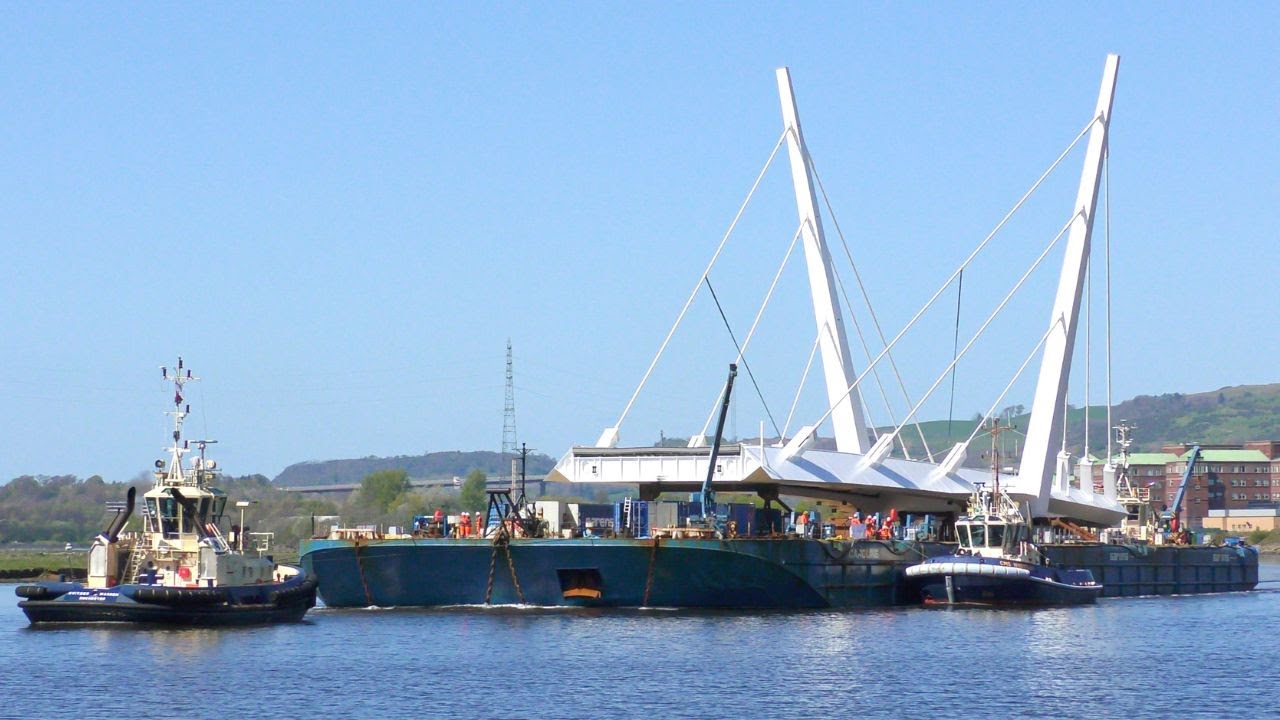 Renfrew - Yoker bridge (First section arrives) - YouTube