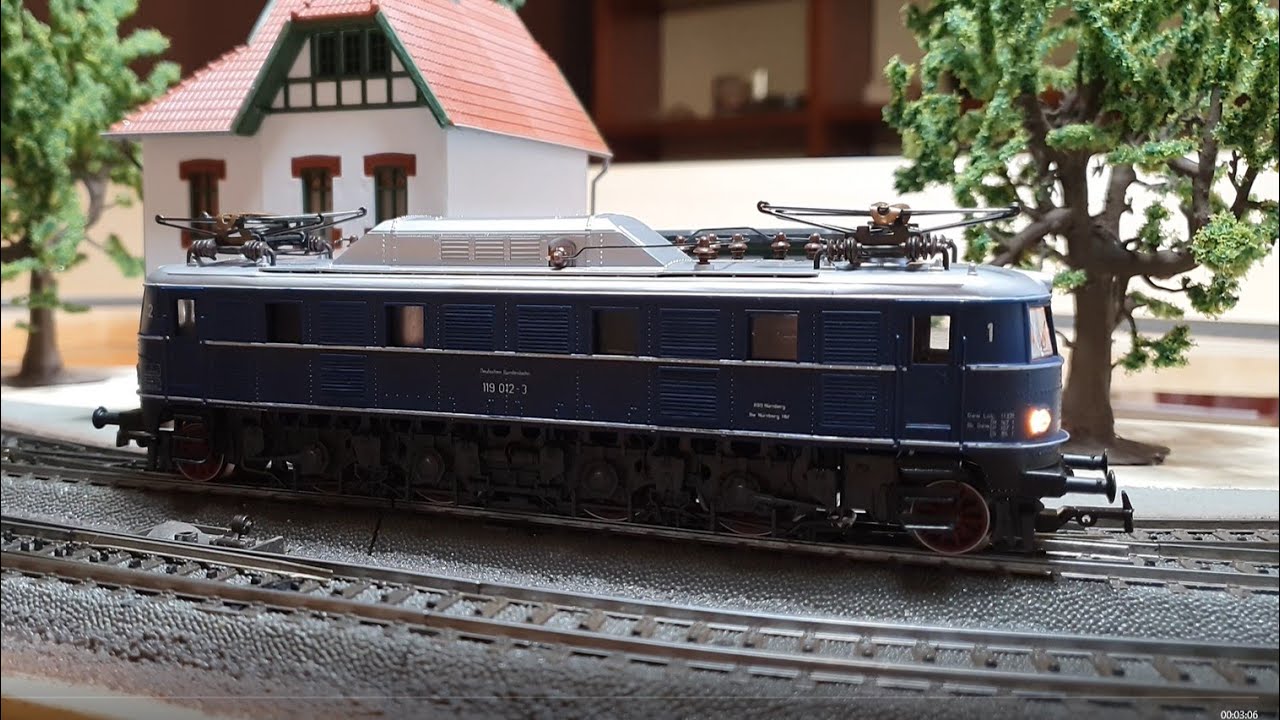 Missglückte Digitalisierung einer Rivarossi 1096 DB 119 012-3 mit ESU Loksound 5 - YouTube