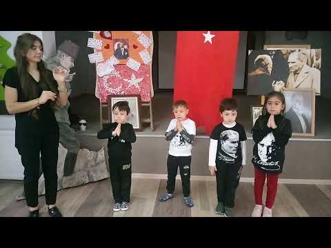 İşaret dili ile Atamızı  saygı,sevgi ,minnetle anıyoruz