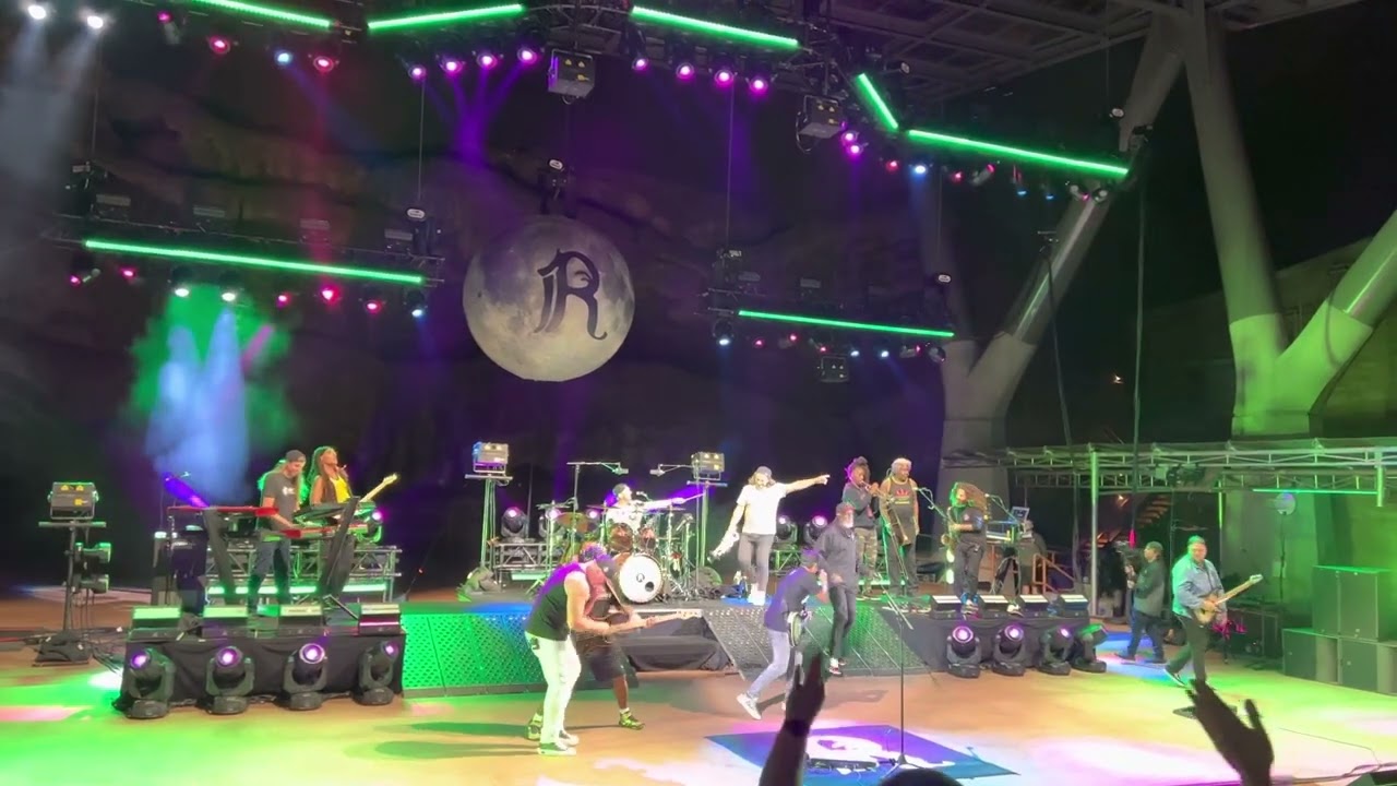 Rebelution- Old School Feeling ft Steel Pulse live at Reggae on the ...