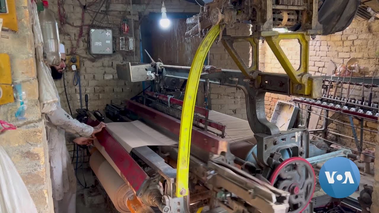 Afghan Textile Mill Owners In Pakistan Worried Over Refugee Crackdown afghan-textile-mill-owners-in-pakistan-worried-over-refugee-crackdown