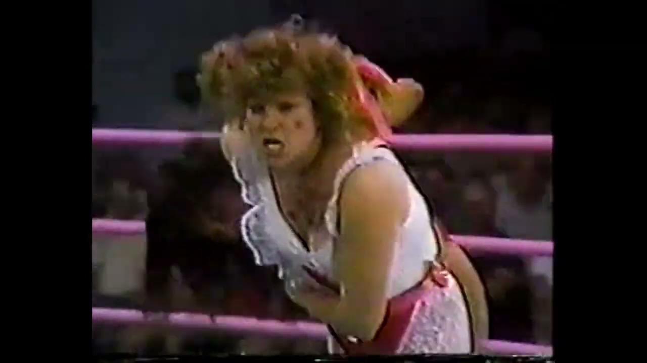 GLOW Wrestling: Tammy Jones vs. Spanish Red - YouTube