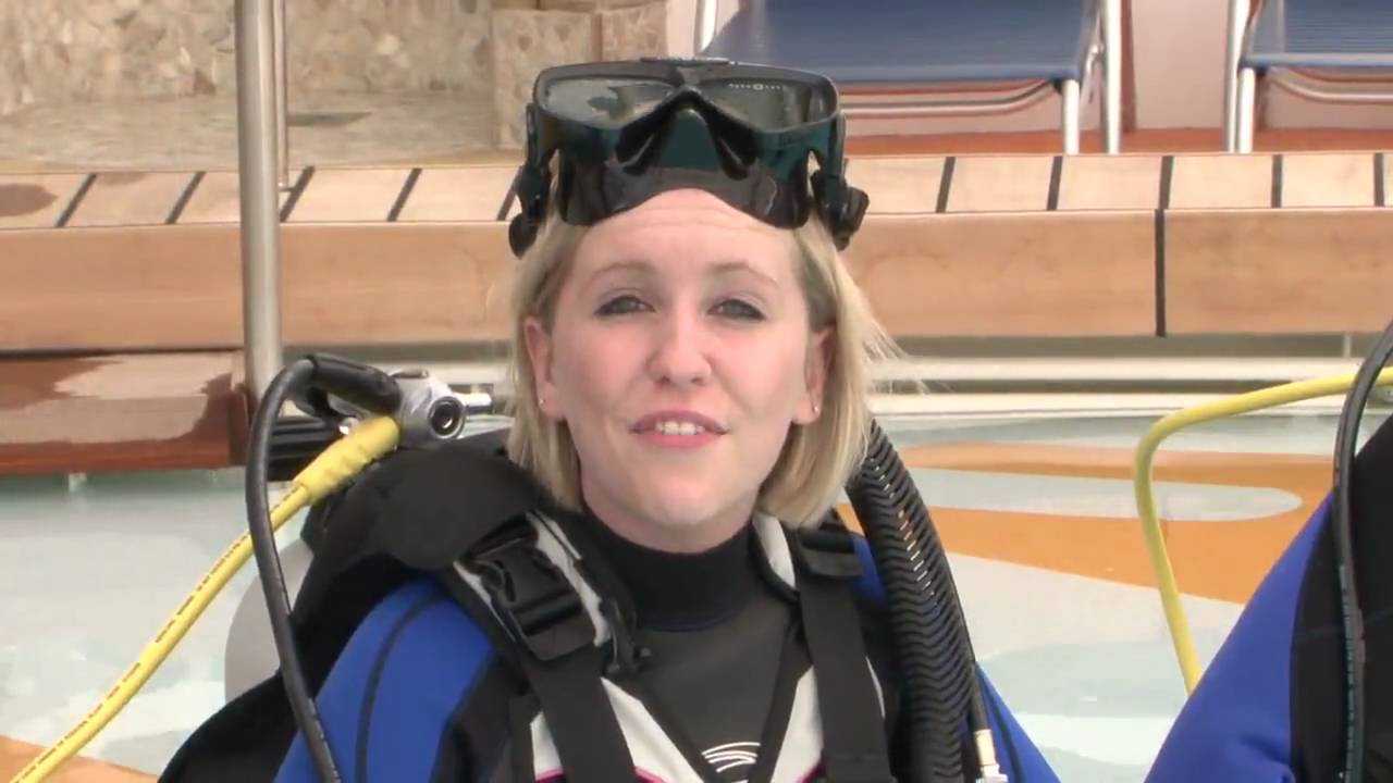 Joyce Allison, USA: Having a blast on Oasis of the Seas - YouTube