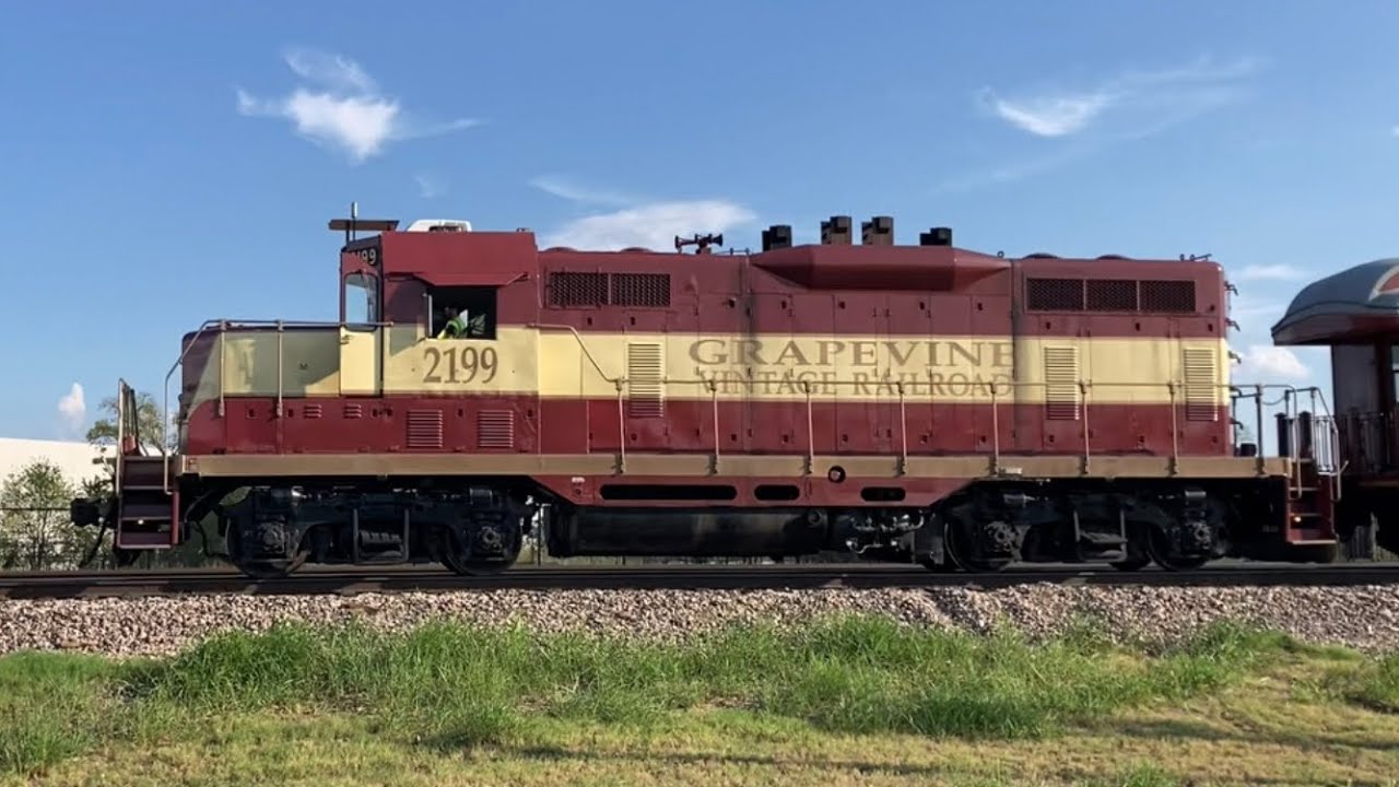 Grapevine Vintage Railroad near Haltom City, TX (August 27, 2022) - YouTube