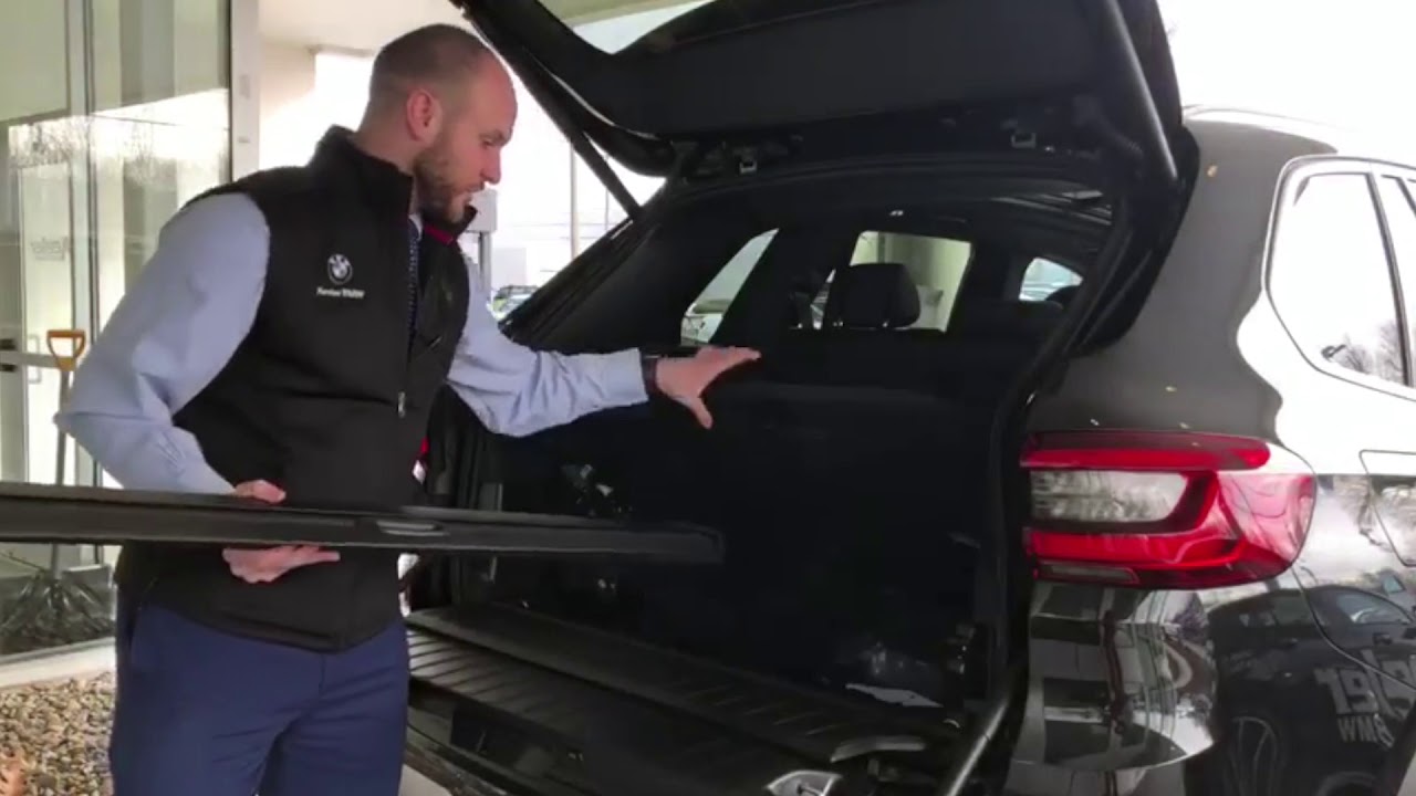 BMW Cargo Cover Storage - YouTube