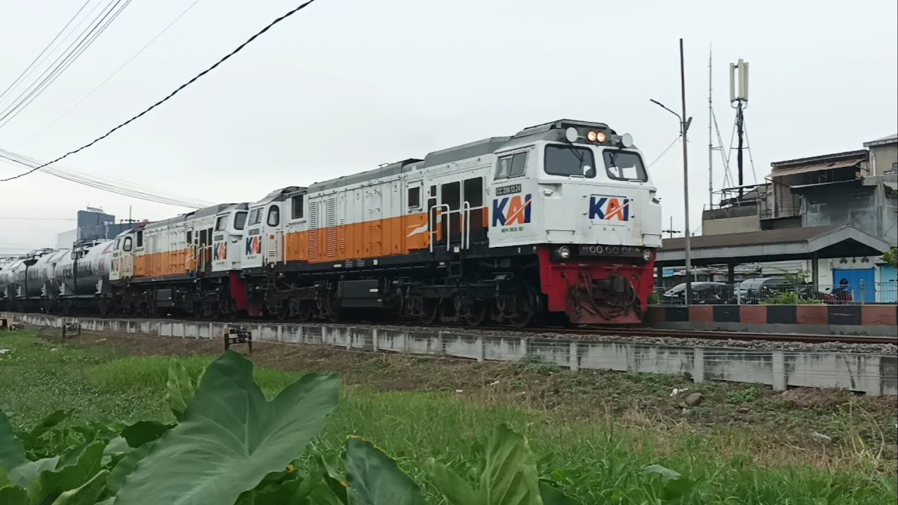 Double Traksi #2, Ka 2630 Ketel Pertamina CC206 13 24 SDT & CC206 15 03 ...