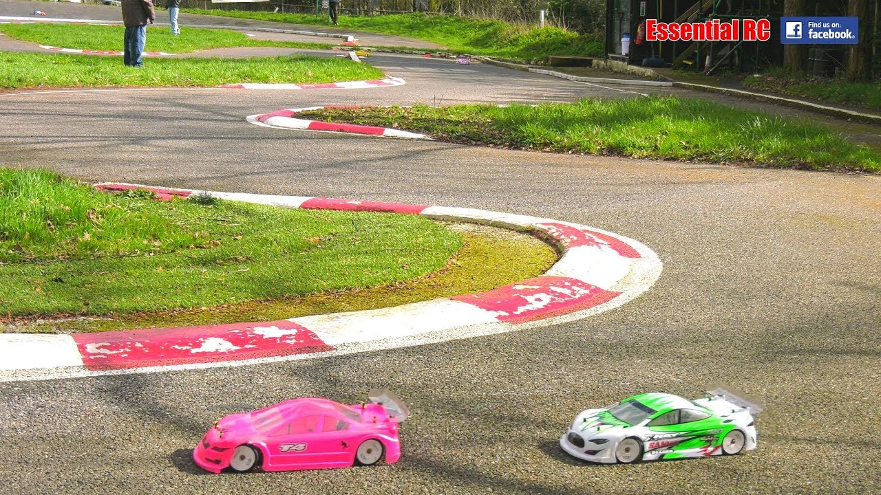 CLOSE and FAST *17.5 BLINKY* RC CAR RACING ACTION (Aldershot MCC) - YouTube