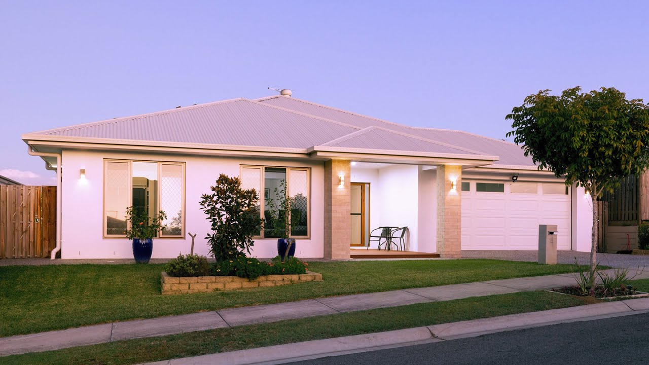 4 Notlob Court, Greenbank | House Tour | Chris Gilmour - YouTube