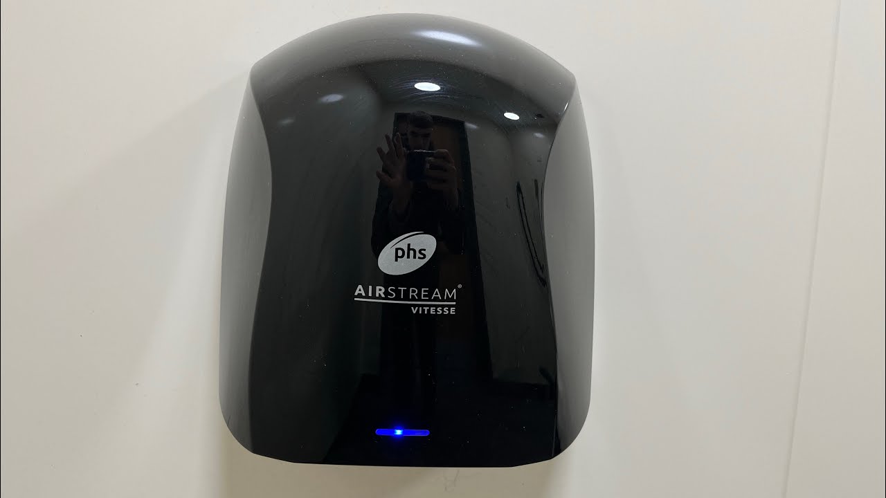 PHS Airstream Vitesse Hand Dryer at Moto Southwaite Northbound ♿️🗝️ ...