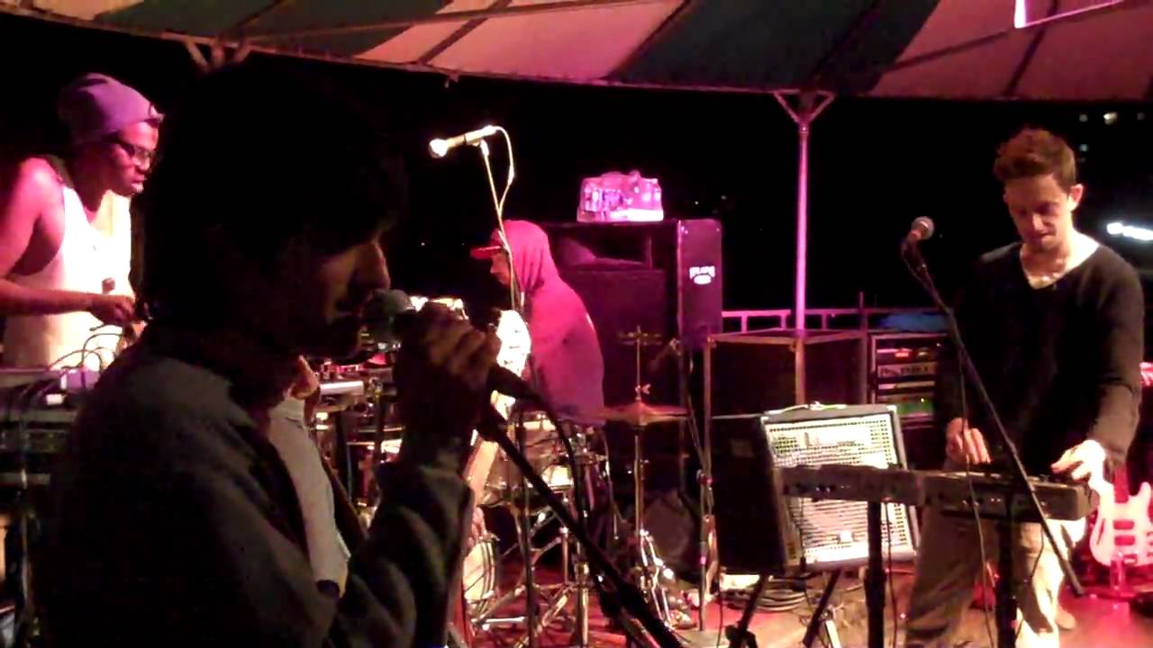 Yeasayer "O.N.E." live on the Terrace - YouTube