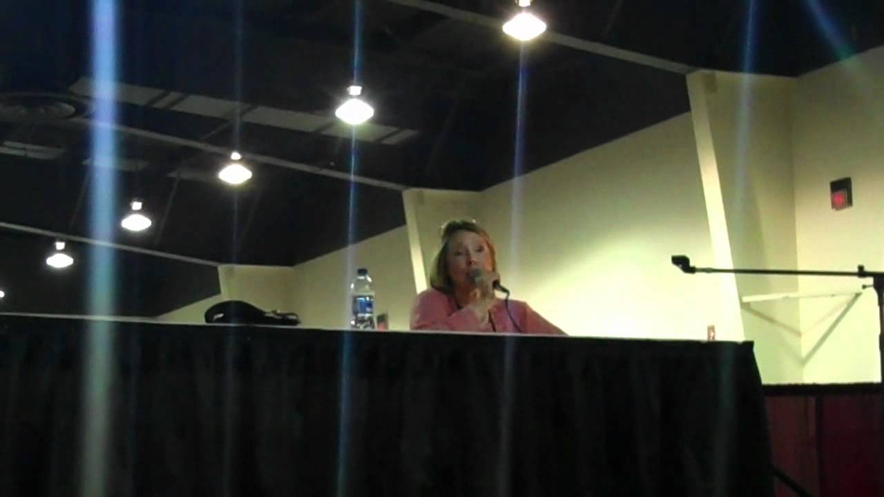 Ellen McLain voice of GLaDOS in Portal 2 Panel at Anime Midwest 2011 ...