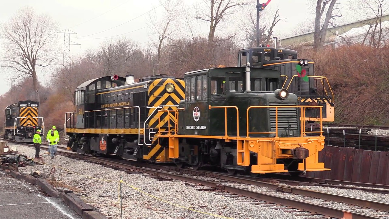 RGV Railroad Museum Receives Alco RS 1 Locomotive - YouTube