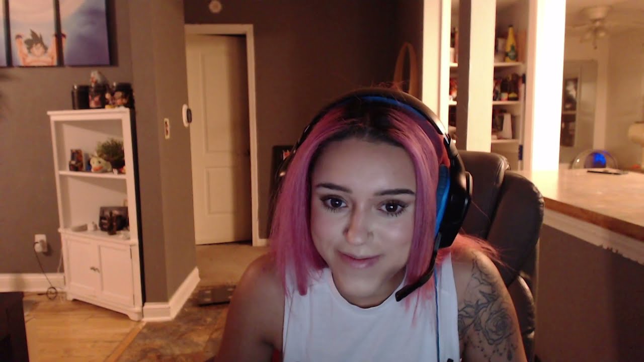 Macaiyla invades Tyler1's stream - YouTube