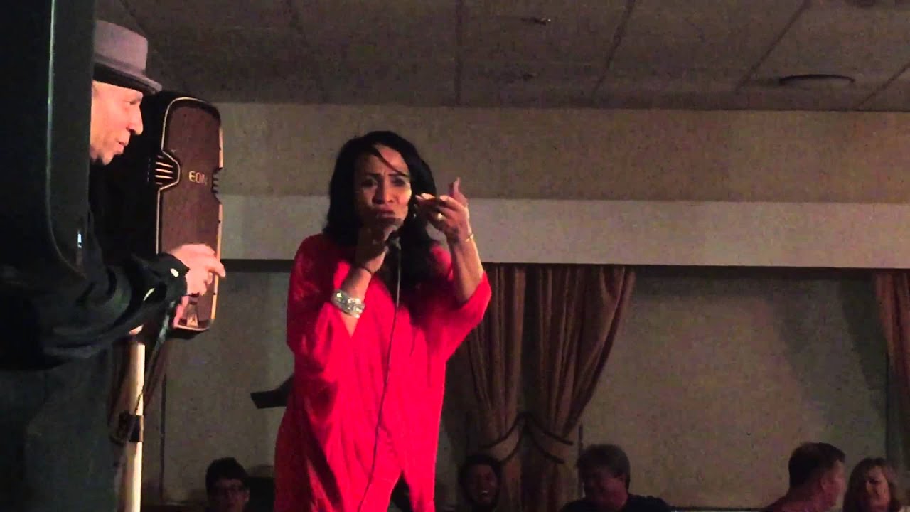 Heather Haywood "Where do broken hearts go" - YouTube