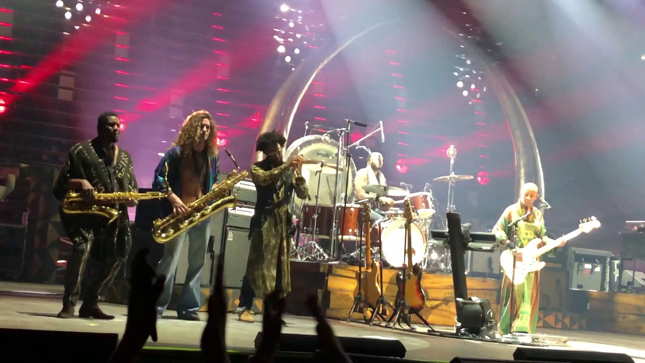 Lenny Kravitz "Love Revolution" (Accor Arena 05 06 19) - YouTube