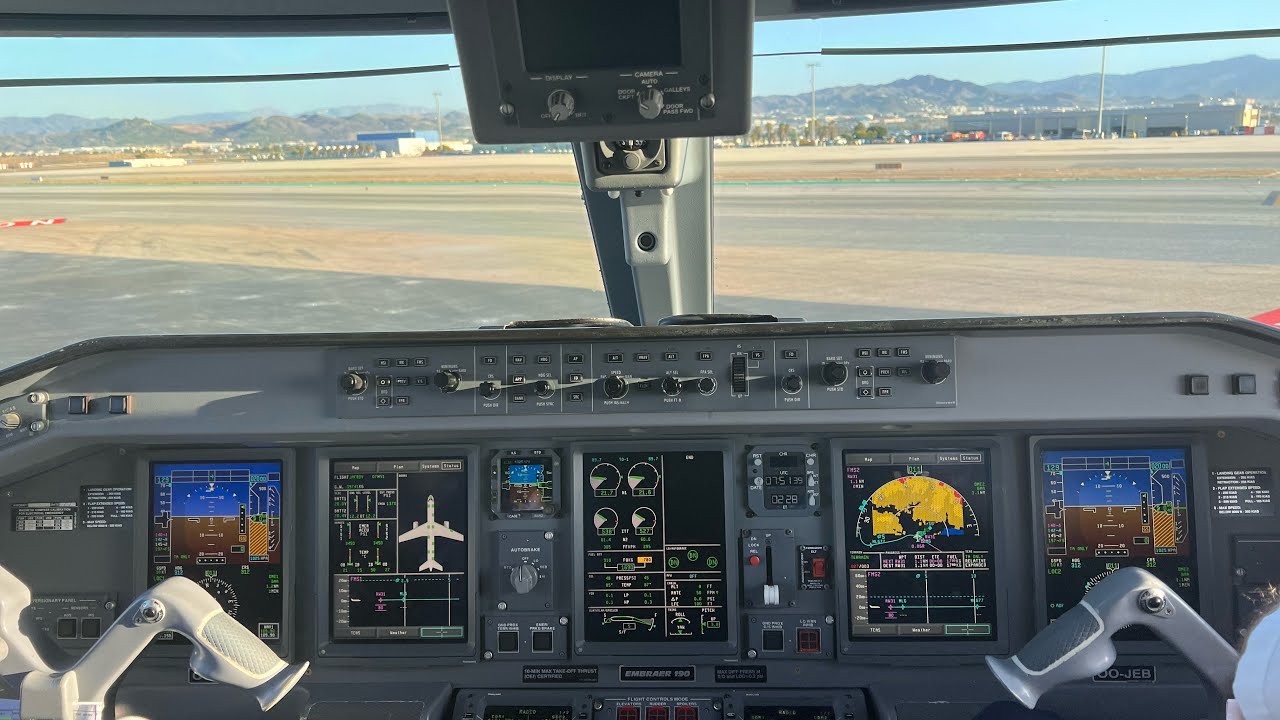EMBRAER 190 COCKPIT LANDING! - YouTube