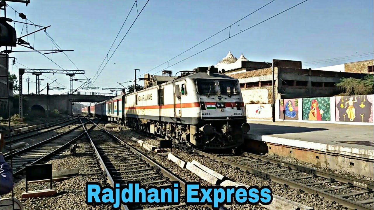 12437 Secunderabad Rajdhani Express Negotiating Through Raja Ki Mandi ...