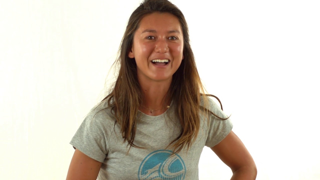 How to wax a surfboard with Moona Whyte (Cabrinha Kitesurfing) - YouTube