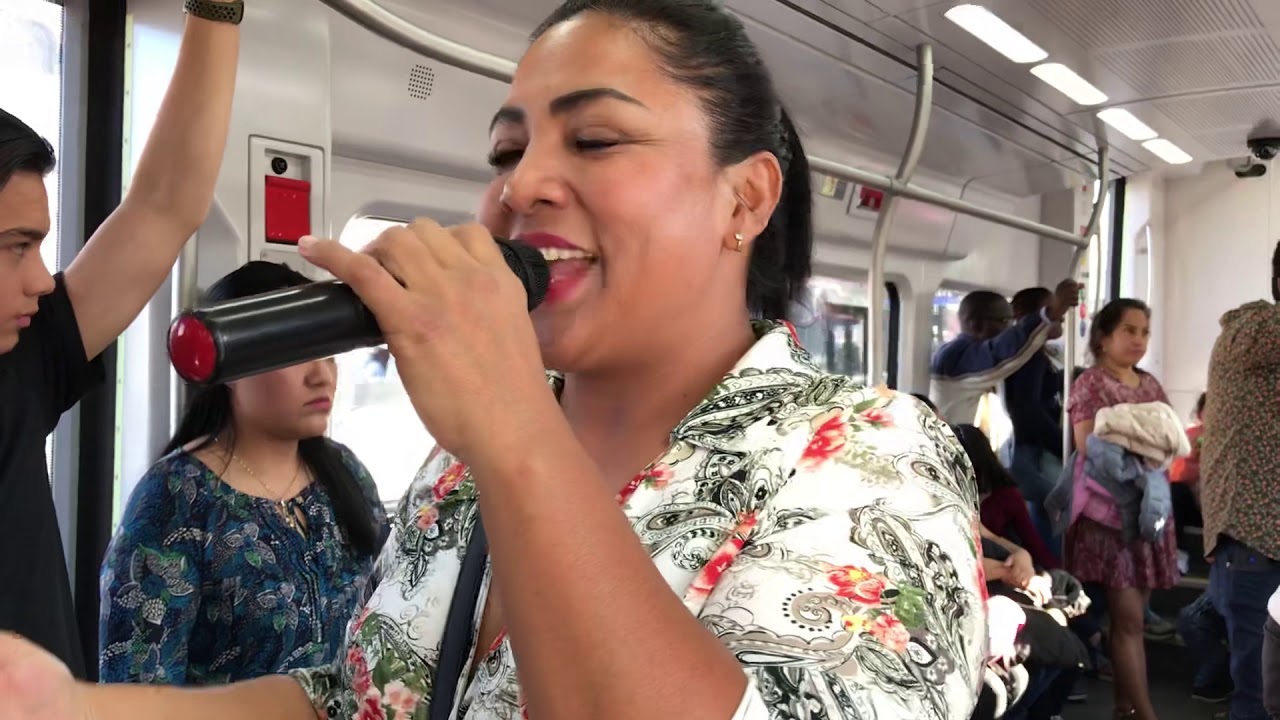 Wendy Romero - La Socia a bordo del Tren Turístico - YouTube