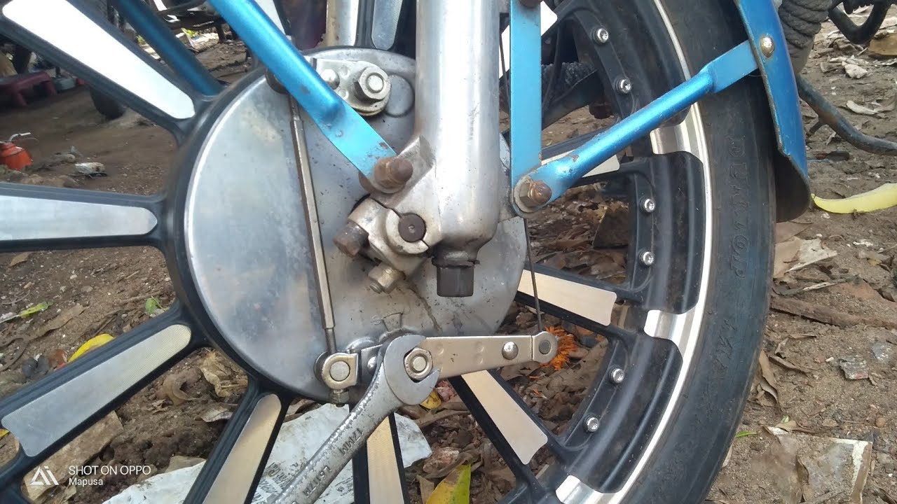 Old bullet front brake cam problem - YouTube
