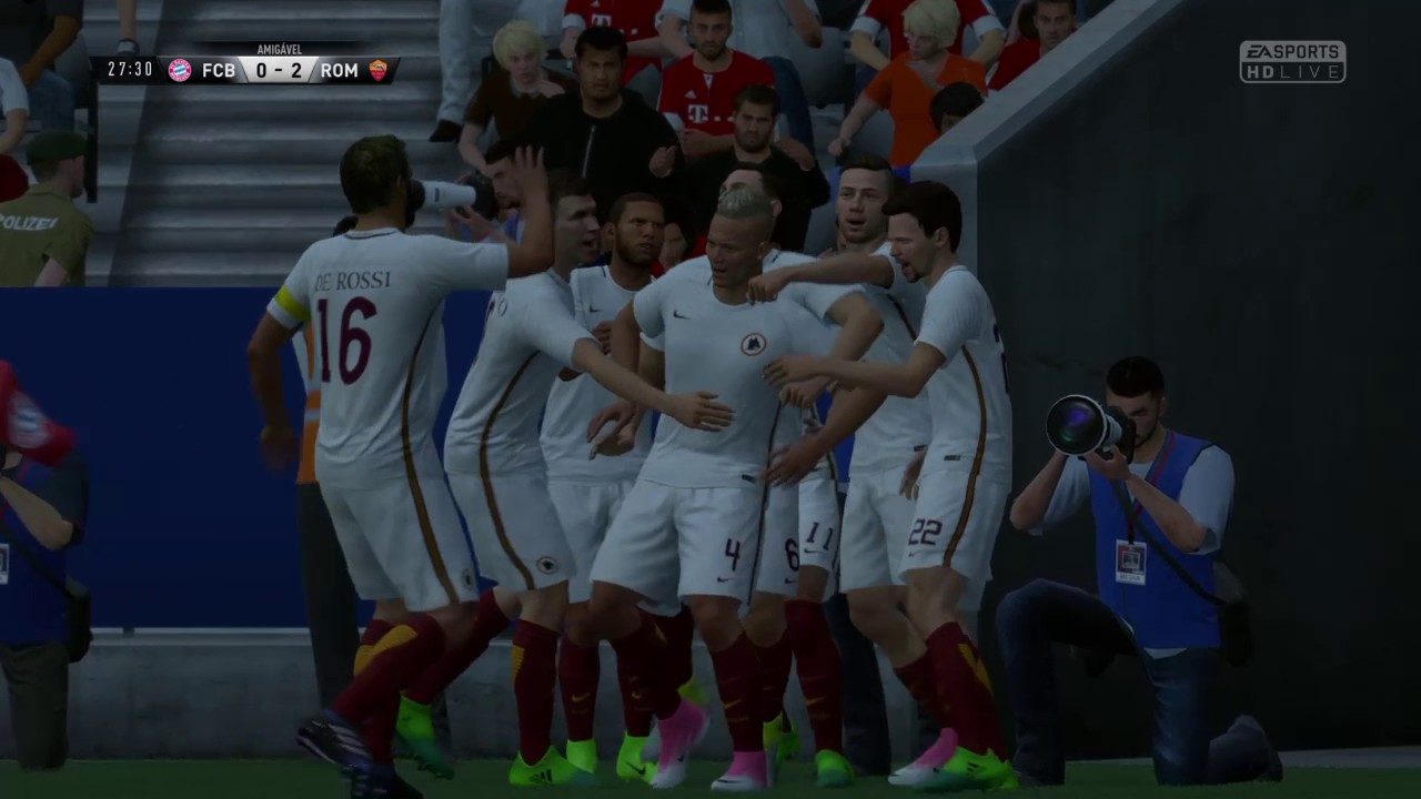 FIFA 17 Nainggolan Roma vs Bayern - YouTube