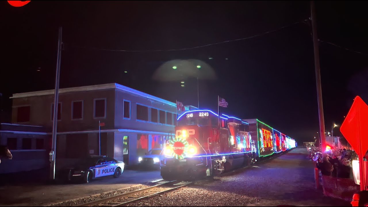 CPKC 01H Holiday Train avec CP 2249 a Farnham/Qc 23 novembre 2024 - YouTube