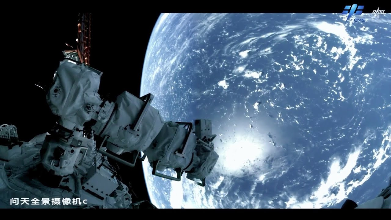 Space Log: Exploring the beauty of earth 400 km above its surface - YouTube