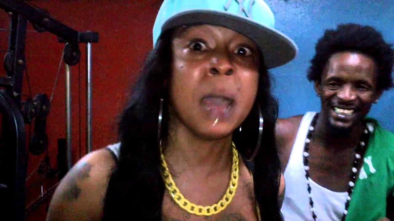LISA HYPE READY FI STING PT 2 - YouTube