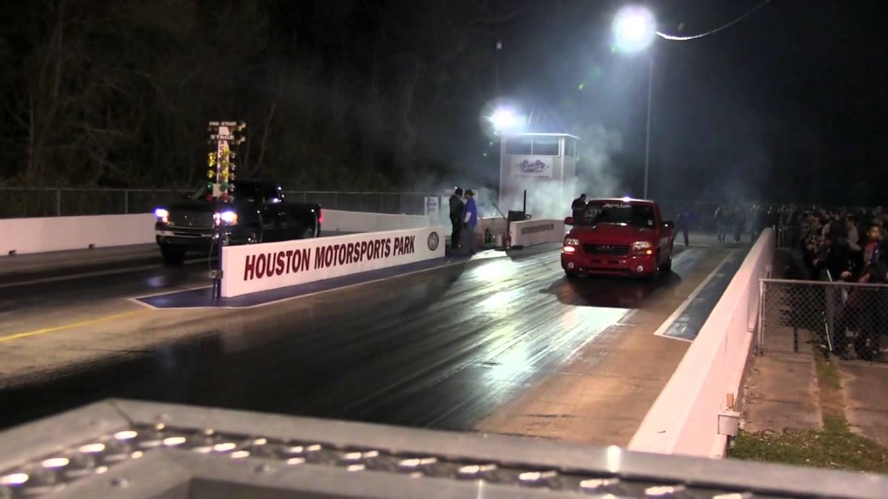 Friday night street racing at HMP 3-1-13 - YouTube