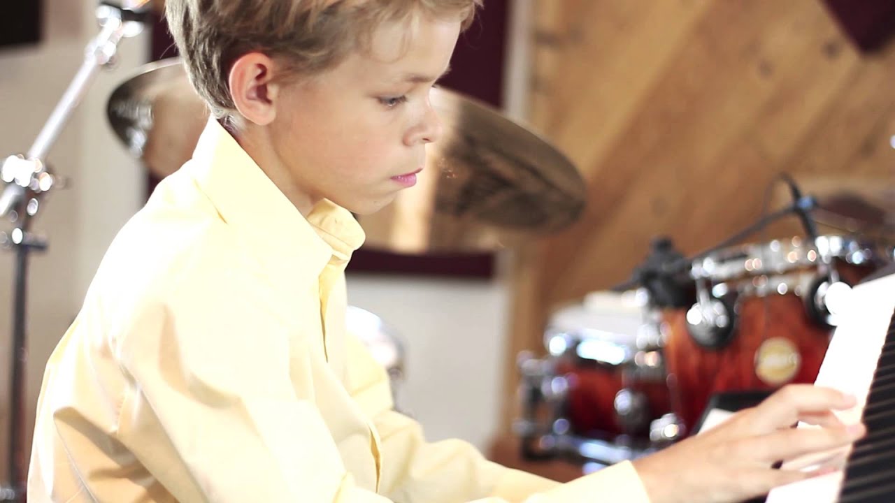James P. Shawcross Performs "Waterfall" on the Kurzweil SP4-8 and ...