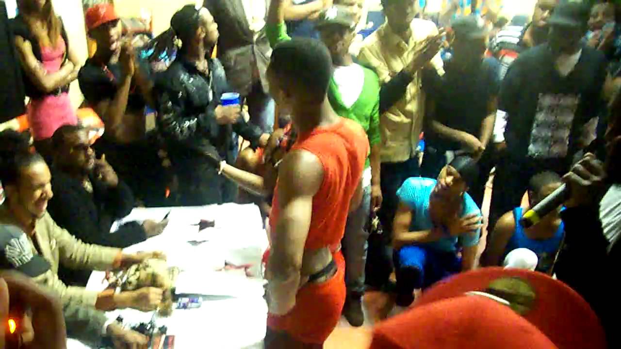 MIKEAL NINJA VS GAGA INFINITI - YouTube