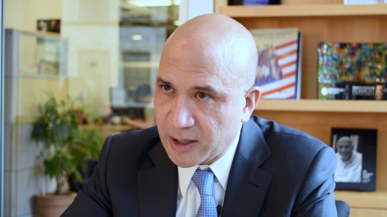 Prof. Bruce Western on Life in the Year After Prison - YouTube