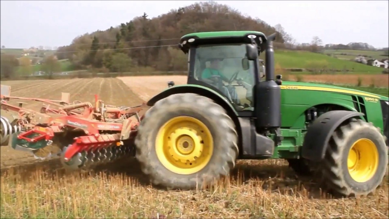 john deere 8260 R + erpice - YouTube