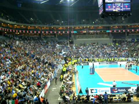 Iraklis fans in Prague ... great - YouTube