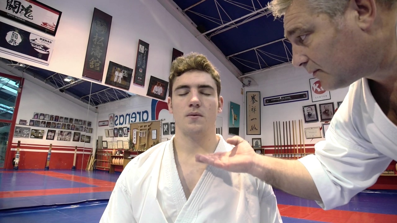 Autocontrol y karate - YouTube