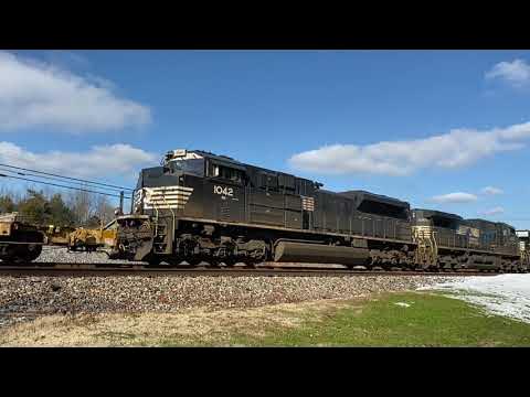 7 locomotives lead NS 16T through crossing - YouTube
