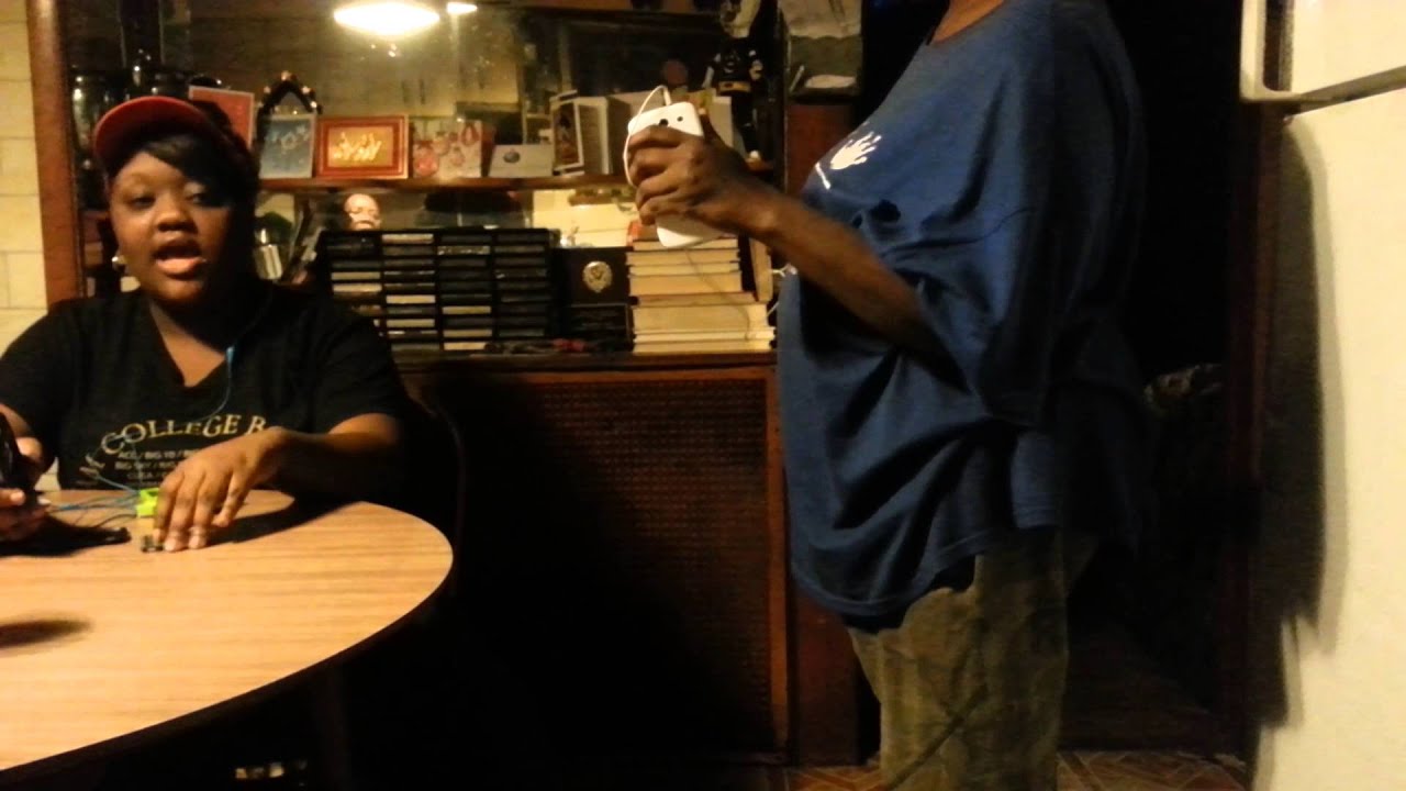 Bobise twins arguing over a phone battery - YouTube