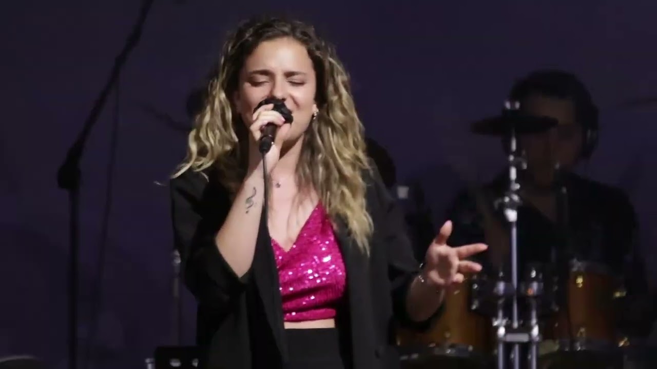 Feeling Good live at "Voci in Castello" - YouTube