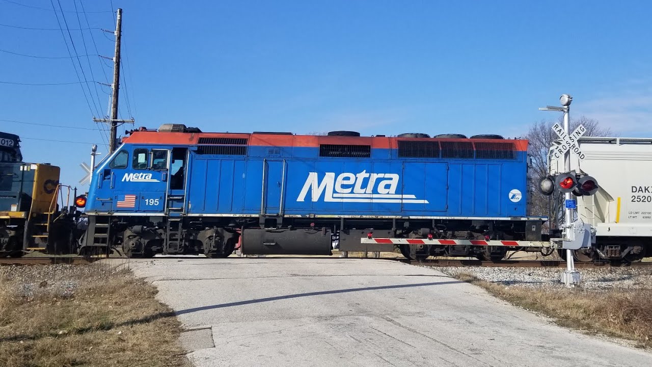 Metra 195! (US&S Mechanical Bells) Essex Road Railroad Crossing, near ...