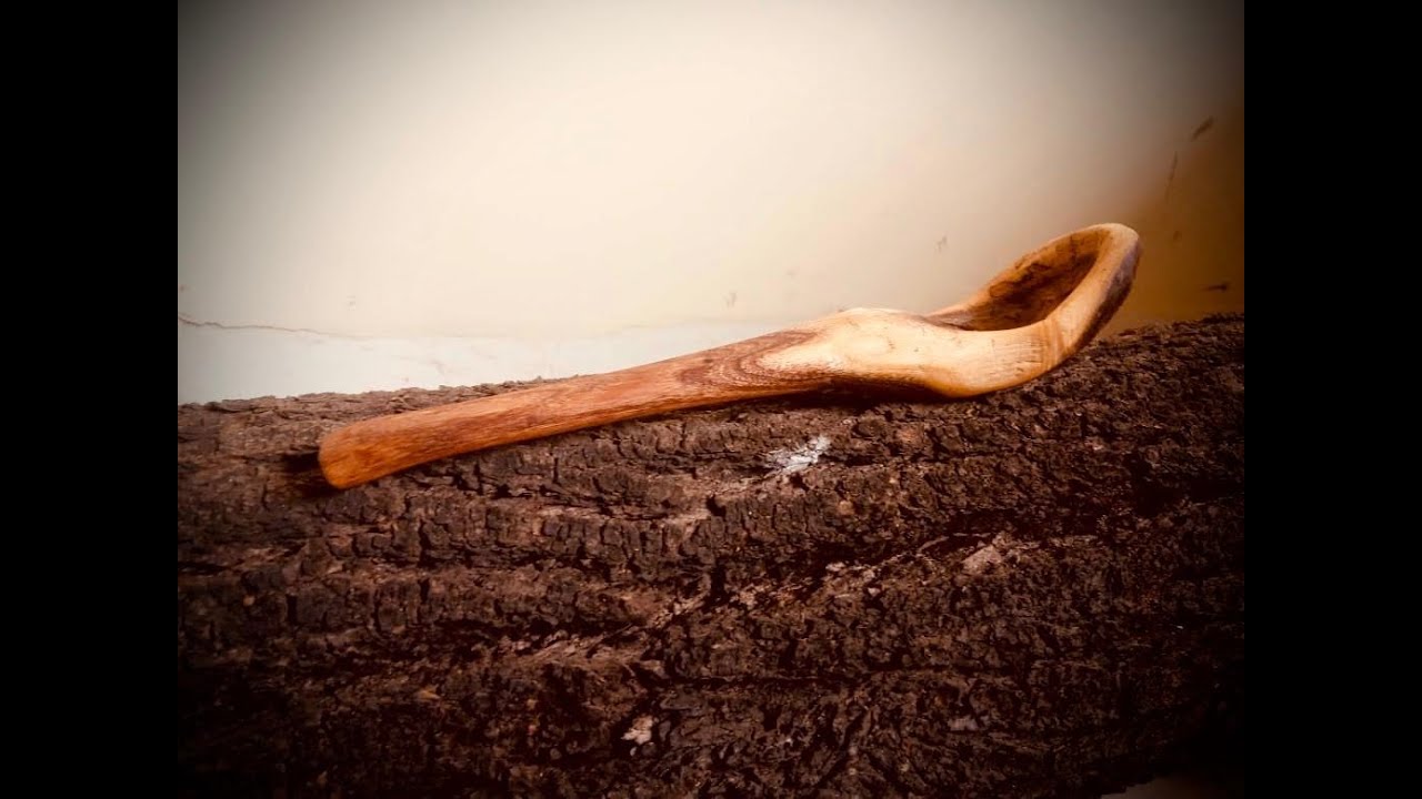 Survival wooden Spoon made with a knife - YouTube