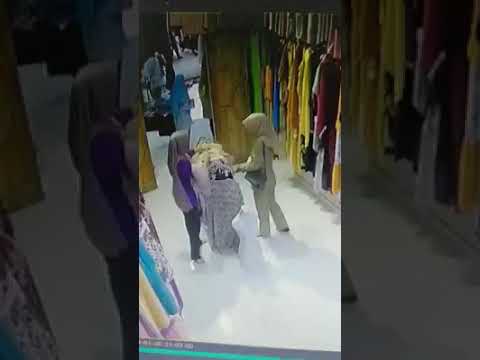 Viral.Terekam CCTV ngutil di butik.oknum pegawai SMP pali