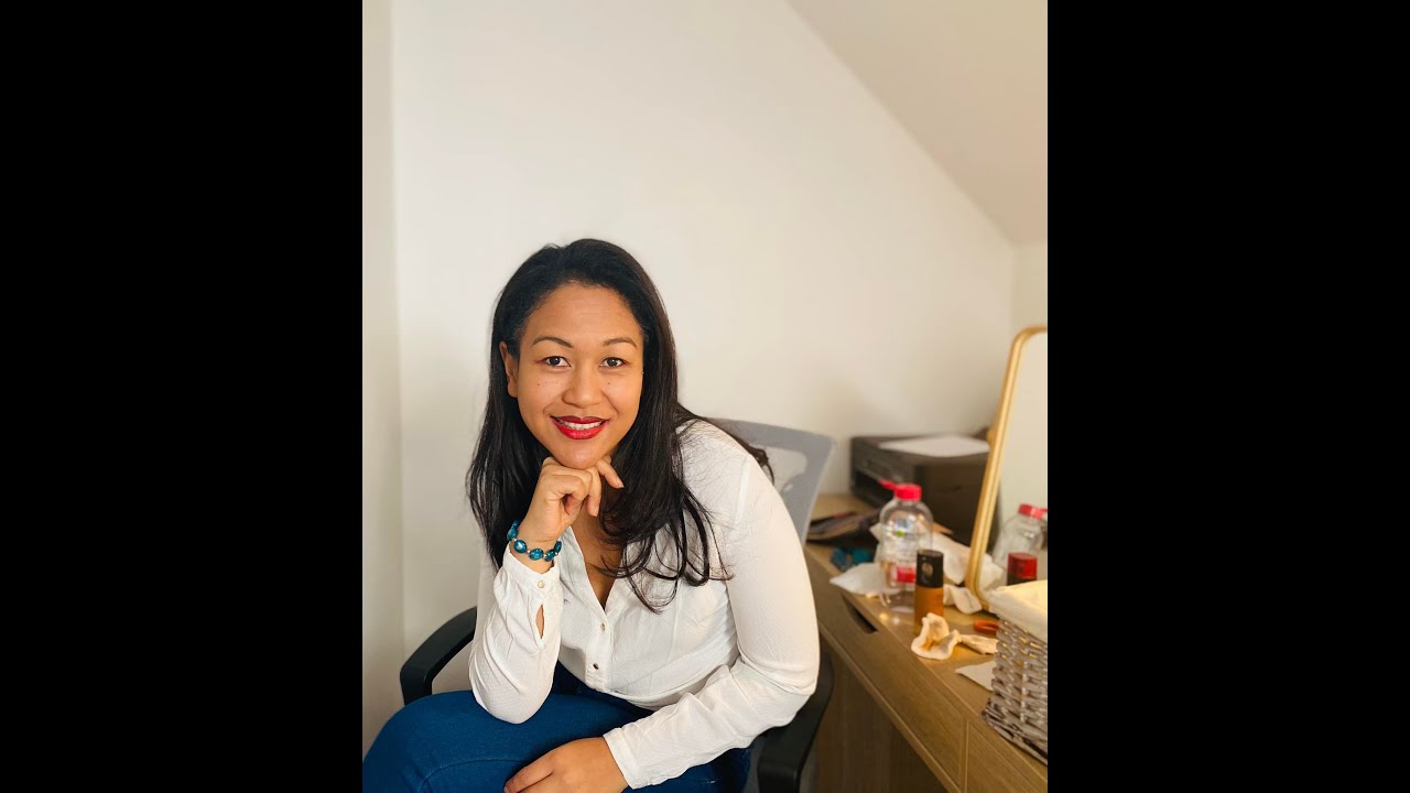 Razafitsifa Vonjy comedy gasy - YouTube