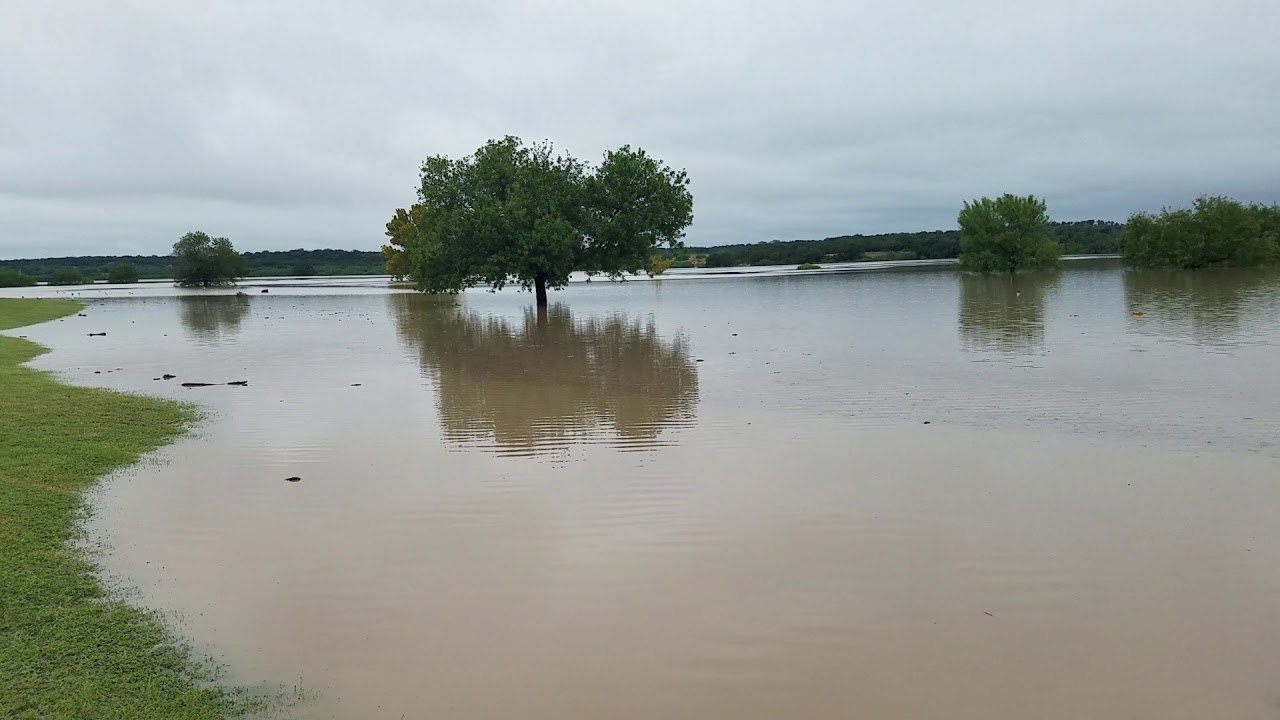 2018 flood of spicewood beach - YouTube