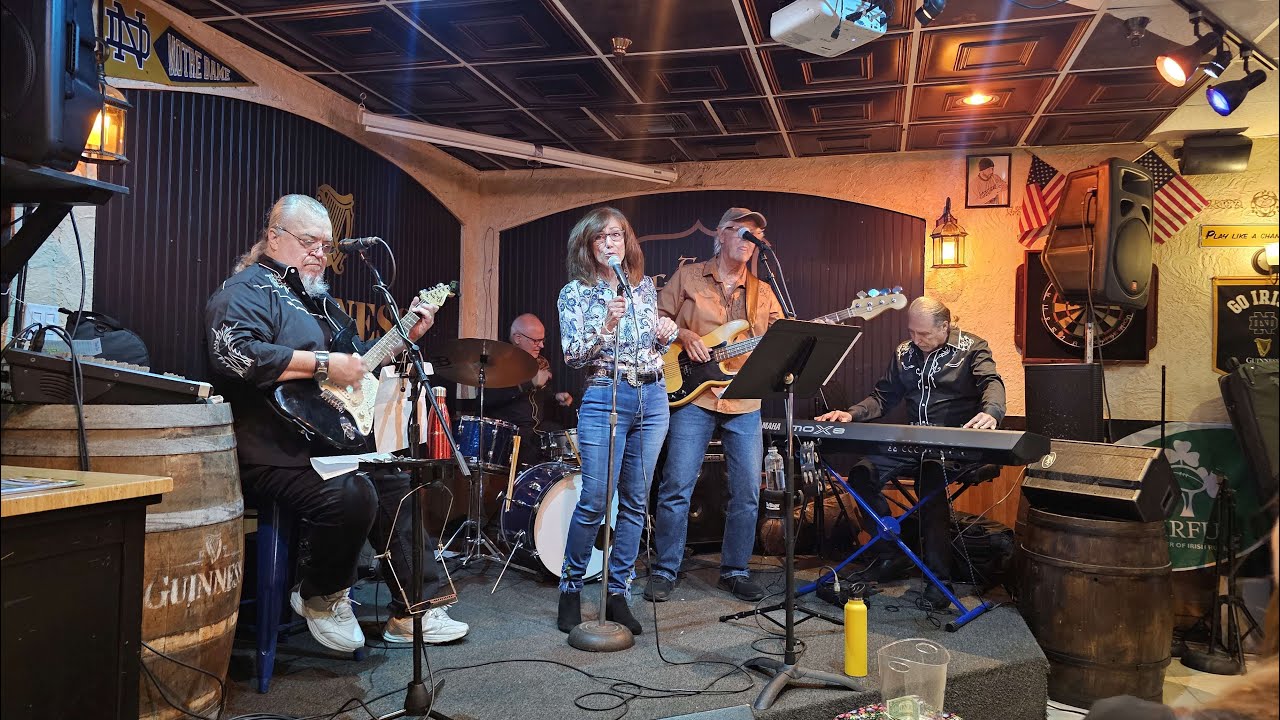 Transistor Rodeo - Mary Calabro Live - Tim Finnegans Pub - YouTube