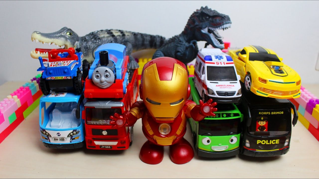 Menemukan Dan Merakit Mainan Kereta Thomas Robot, Ambulance, Bumblebee ...
