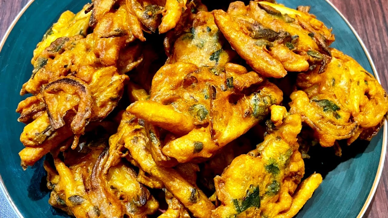 Quick And Easy Aloo Pyaz Pakoda Recipe| How To Make Aloo Pyaz Pakoda ...
