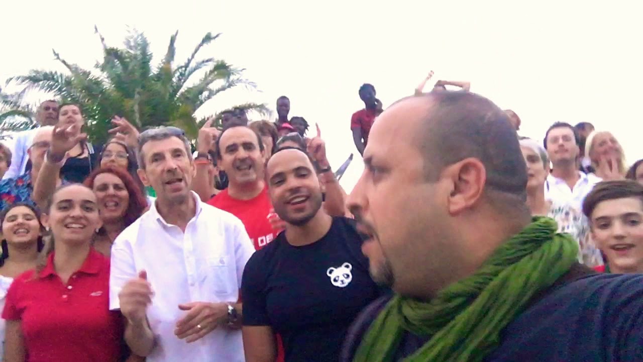 Partout partout À cappella avec Étienne Diallo (Acteur) - YouTube
