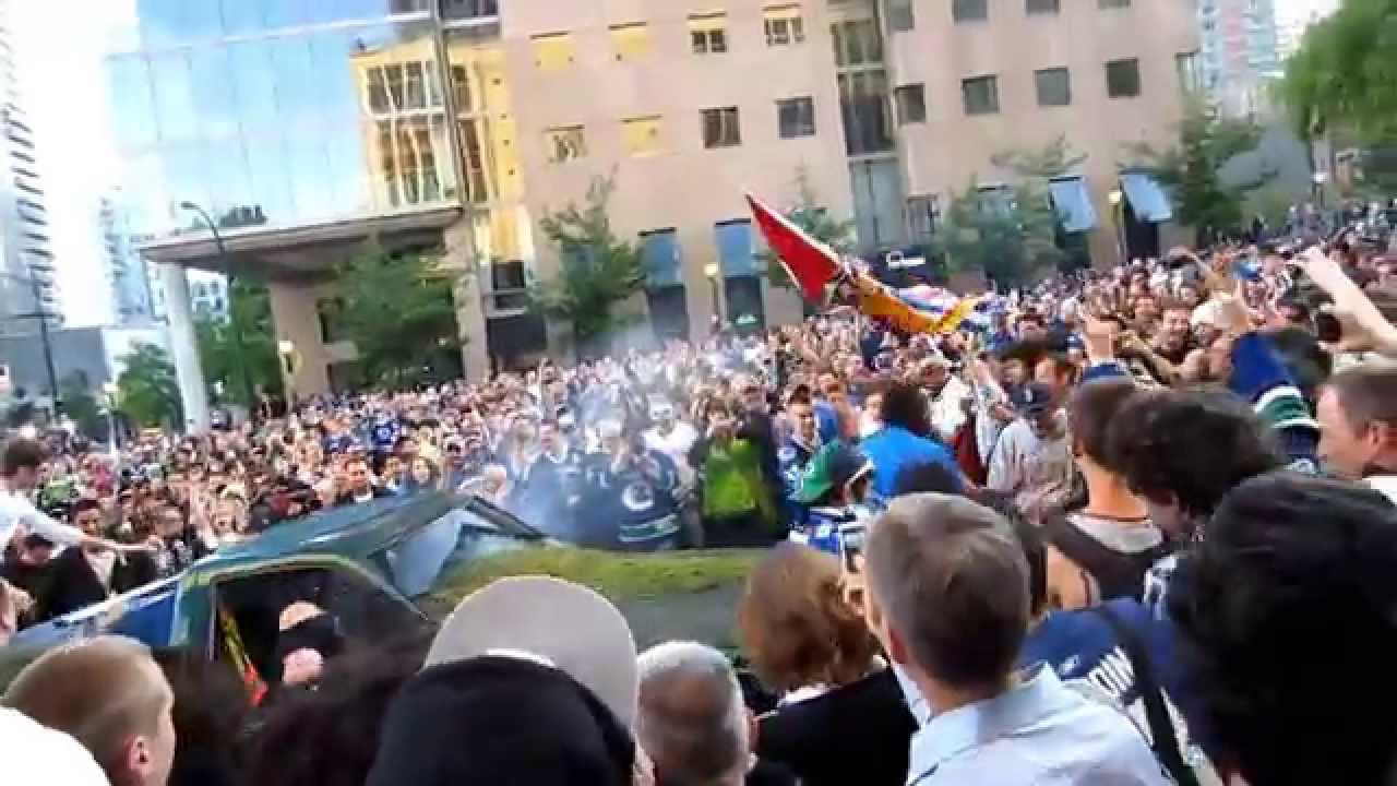 Vancouver Stanley Cup Riots Hero - YouTube