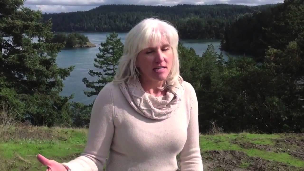 What Would Dayna Do? - YouTube